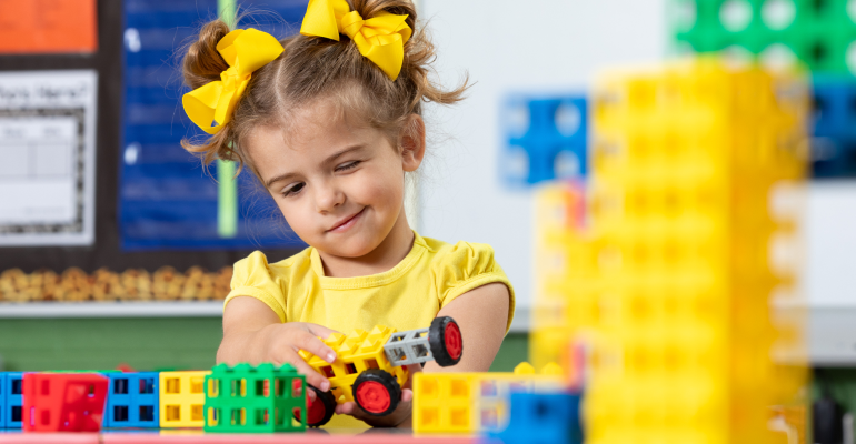 STEM Classroom Kits: Joining Convergent and Divergent Learning